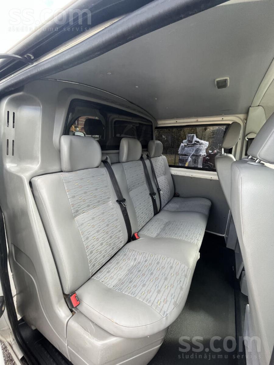 White Volkswagen T5 2011 in Cesis, with an engine capacity of 1.90 L and mileage of 380 thousand km for 5500 €, photo 8 on AUTOMOTO.COM.LV