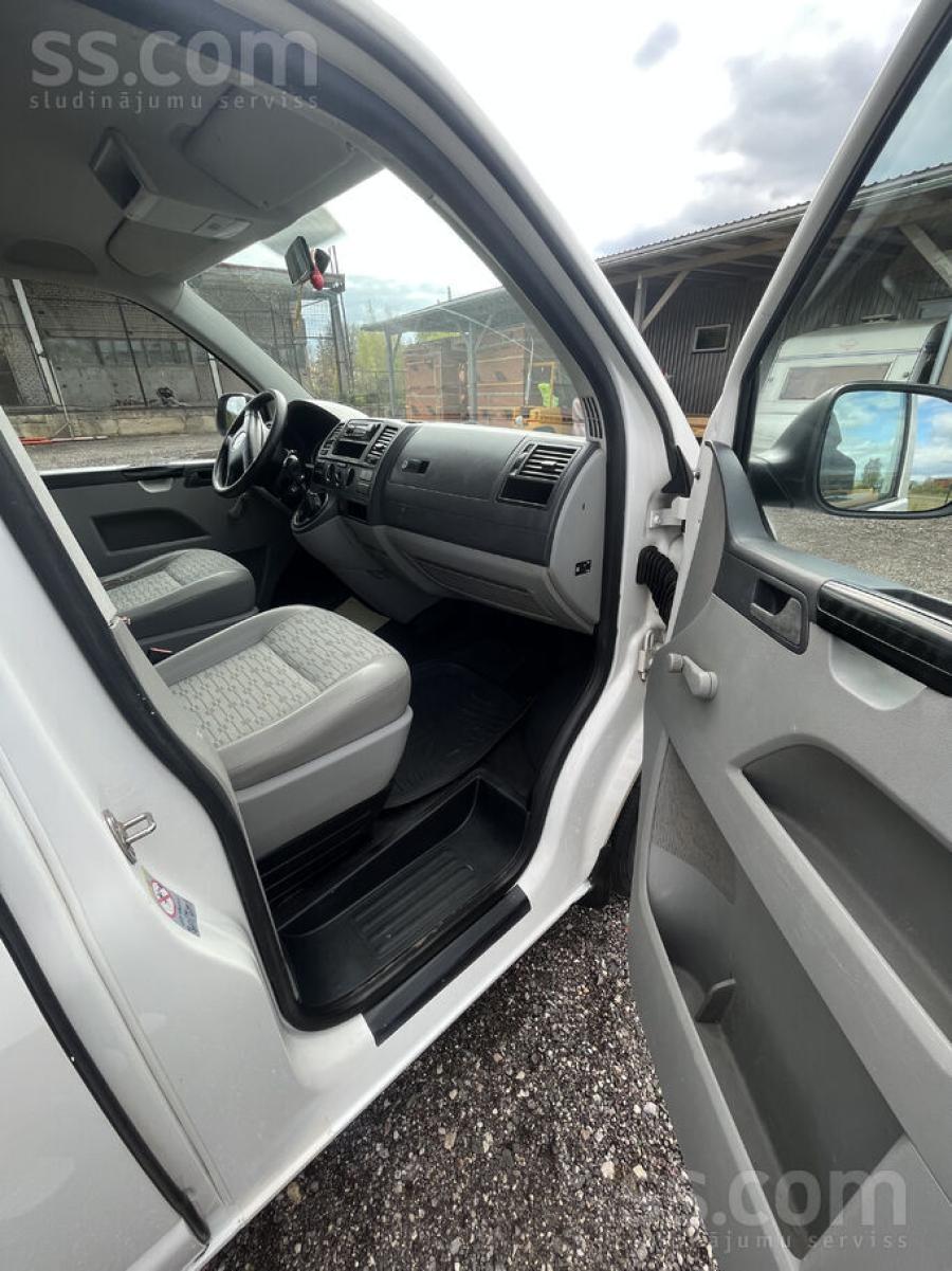 White Volkswagen T5 2011 in Cesis, with an engine capacity of 1.90 L and mileage of 380 thousand km for 5500 €, photo 9 on AUTOMOTO.COM.LV