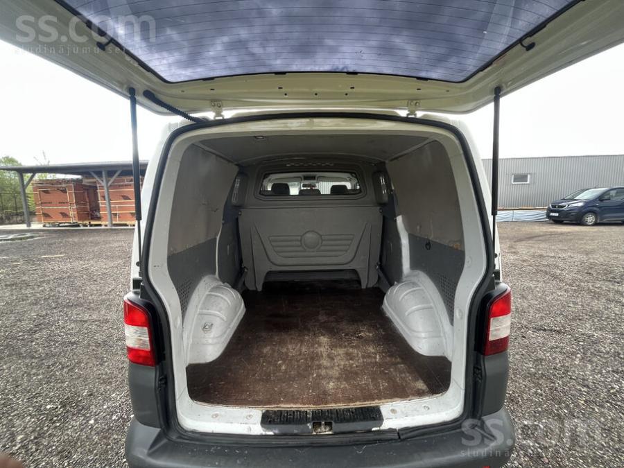 White Volkswagen T5 2011 in Cesis, with an engine capacity of 1.90 L and mileage of 380 thousand km for 5500 €, photo 11 on AUTOMOTO.COM.LV