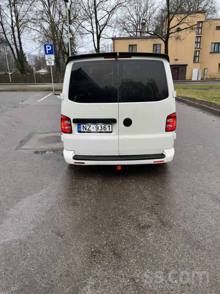 White Volkswagen T5 2011 in Riga, with an engine capacity of 2.00 L and mileage of 279 thousand km for 10300 €, photo 3 on AUTOMOTO.COM.LV