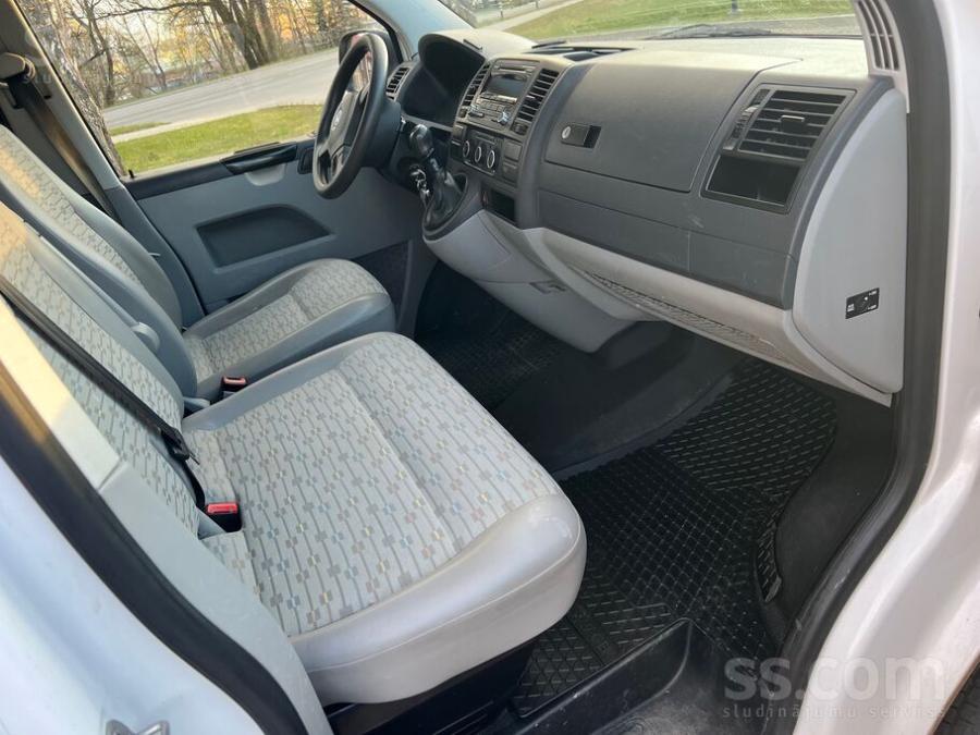 Balts Volkswagen T5 2012 Cēsis, ar dzinēja tilpumu 2.00 L un nobraukumu 217 tūkst. km par 5950 €, foto 9 vietnē AUTOMOTO.COM.LV