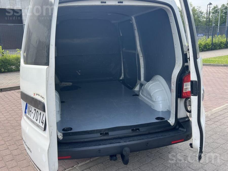 Balts Volkswagen T5 2012 Cēsis, ar dzinēja tilpumu 2.00 L un nobraukumu 217 tūkst. km par 5950 €, foto 14 vietnē AUTOMOTO.COM.LV