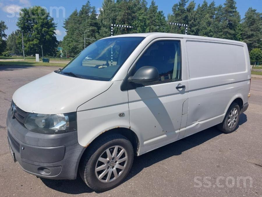 Белый Фольксваген Т5 2012 в Рига, объемом двигателя 2.00 л и пробегом 376 тыс. км за 5200 €, фото 4 на AUTOMOTO.COM.LV