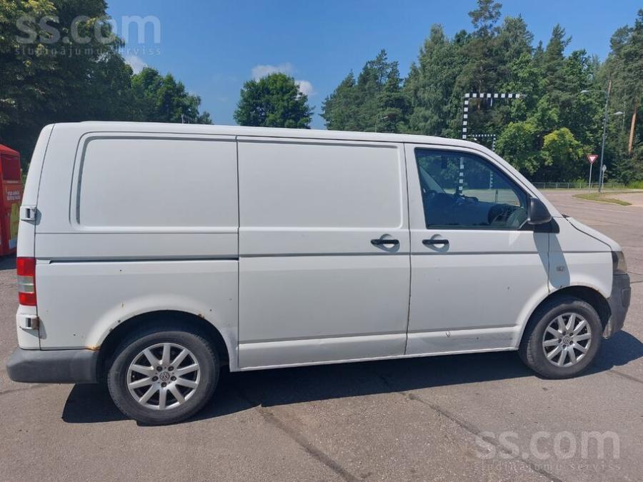 Белый Фольксваген Т5 2012 в Рига, объемом двигателя 2.00 л и пробегом 376 тыс. км за 5200 €, фото 5 на AUTOMOTO.COM.LV
