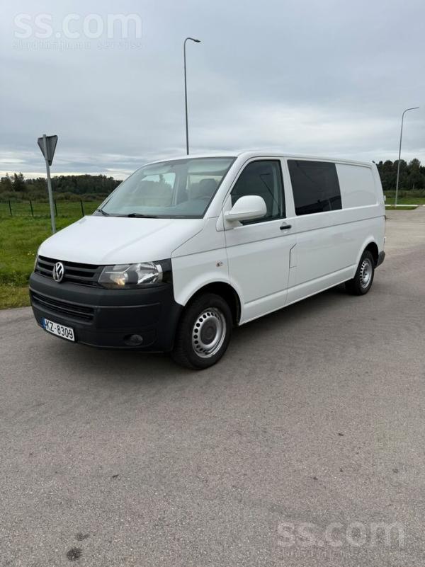 Balts Volkswagen T5 2012 Preiļi, ar dzinēja tilpumu 2.00 L un nobraukumu 389 tūkst. km par 7800 €, foto 1 vietnē AUTOMOTO.COM.LV