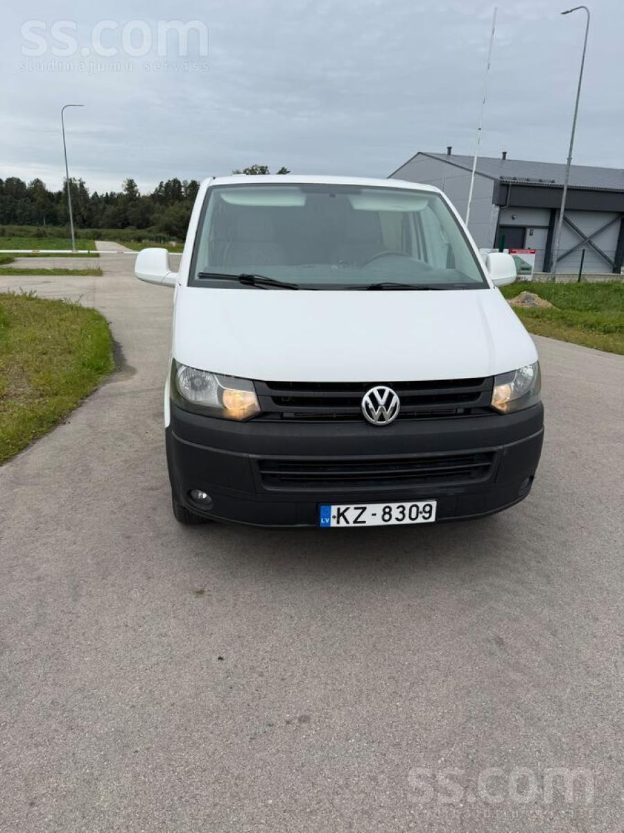 Balts Volkswagen T5 2012 Preiļi, ar dzinēja tilpumu 2.00 L un nobraukumu 389 tūkst. km par 7800 €, foto 4 vietnē AUTOMOTO.COM.LV