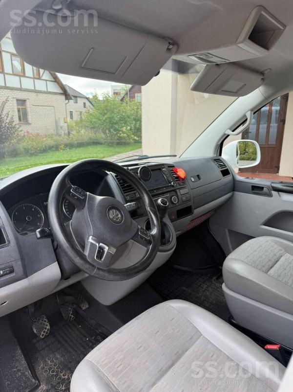 Balts Volkswagen T5 2012 Preiļi, ar dzinēja tilpumu 2.00 L un nobraukumu 389 tūkst. km par 7800 €, foto 10 vietnē AUTOMOTO.COM.LV