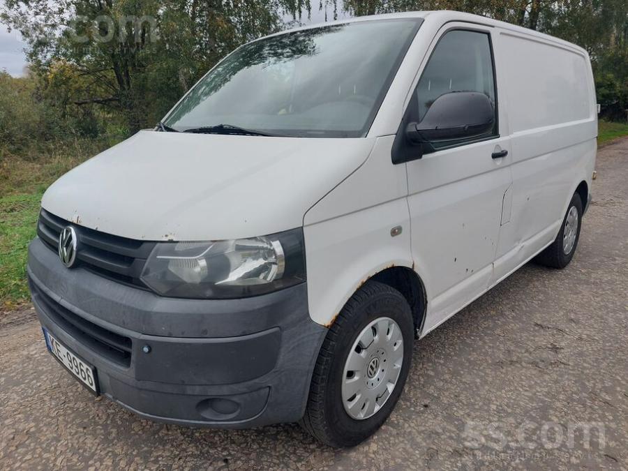 Balts Volkswagen T5 2012 Rīga, ar dzinēja tilpumu 2.00 L un nobraukumu 379 tūkst. km par 4100 €, foto 4 vietnē AUTOMOTO.COM.LV