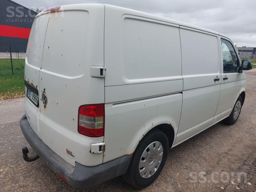 Balts Volkswagen T5 2012 Rīga, ar dzinēja tilpumu 2.00 L un nobraukumu 379 tūkst. km par 4100 €, foto 6 vietnē AUTOMOTO.COM.LV