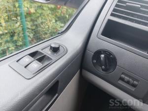 Balts Volkswagen T5 2012 Rīga, ar dzinēja tilpumu 2.00 L un nobraukumu 379 tūkst. km par 4100 €, foto 9 vietnē AUTOMOTO.COM.LV