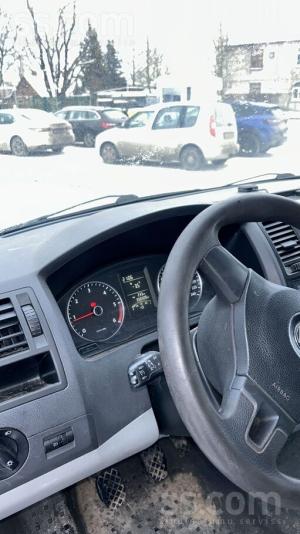 Balts Volkswagen T5 2013 Rīga, ar dzinēja tilpumu 2.00 L un nobraukumu 358 tūkst. km par 6490 €, foto 5 vietnē AUTOMOTO.COM.LV