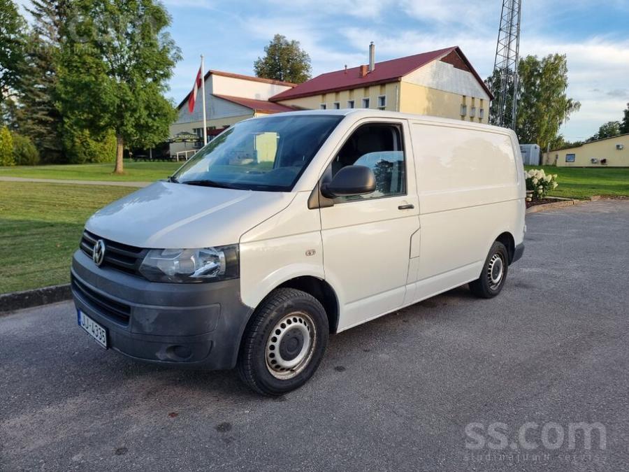 White Volkswagen T5 2013 in Gulbene, with an engine capacity of 2.00 L and mileage of 560 thousand km for 4900 €, photo 1 on AUTOMOTO.COM.LV