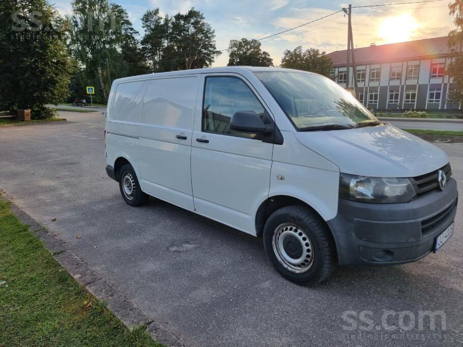 White Volkswagen T5 2013 in Gulbene, with an engine capacity of 2.00 L and mileage of 560 thousand km for 4900 €, photo 4 on AUTOMOTO.COM.LV
