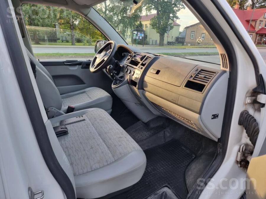 White Volkswagen T5 2013 in Gulbene, with an engine capacity of 2.00 L and mileage of 560 thousand km for 4900 €, photo 8 on AUTOMOTO.COM.LV