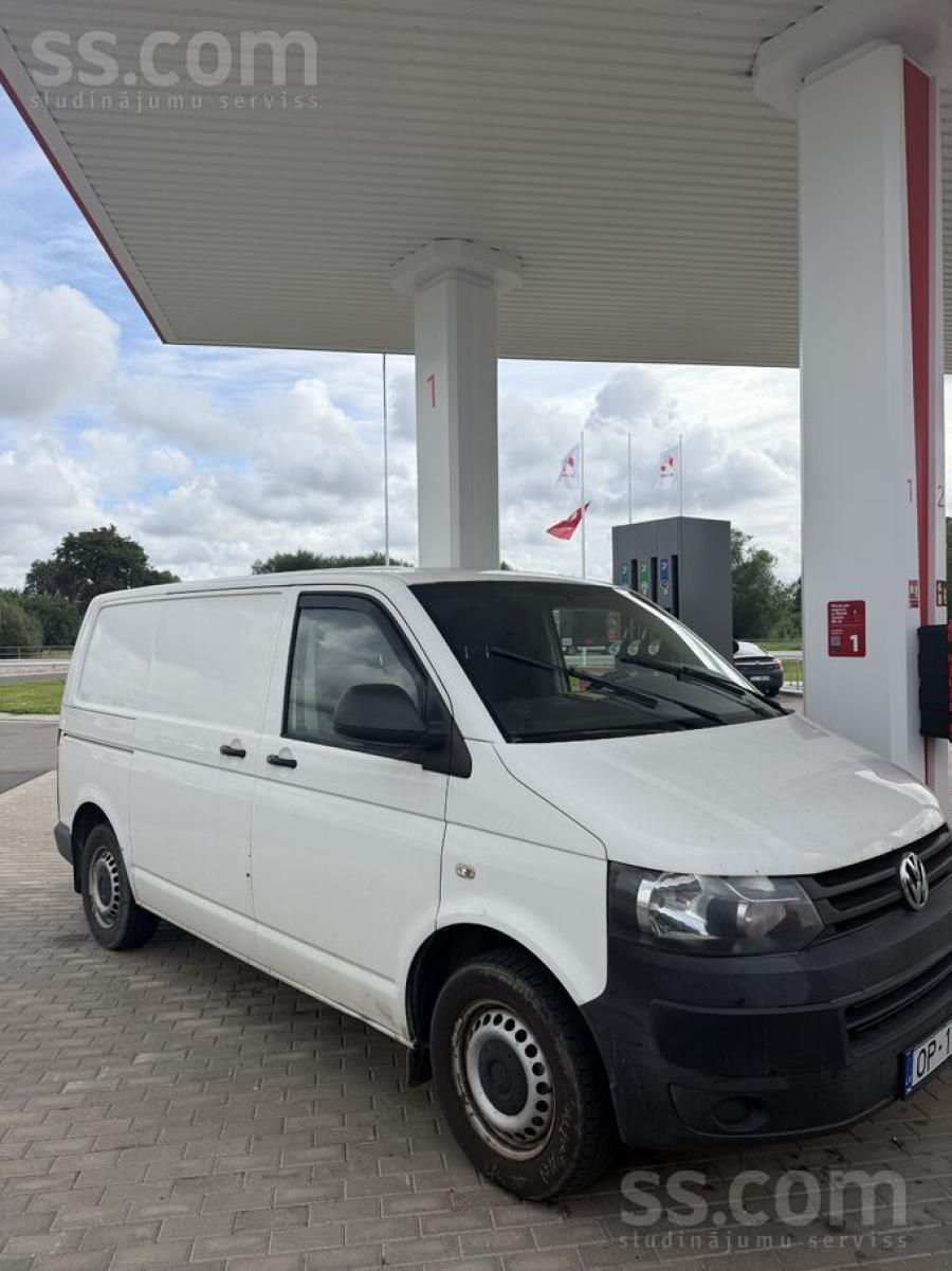 White Volkswagen T5 2013 in Liepaja, with an engine capacity of 2.00 L and mileage of 271 thousand km for 4500 €, photo 1 on AUTOMOTO.COM.LV