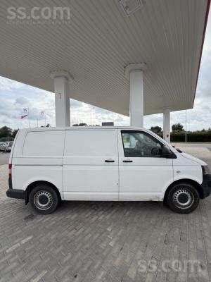 White Volkswagen T5 2013 in Liepaja, with an engine capacity of 2.00 L and mileage of 271 thousand km for 4500 €, photo 4 on AUTOMOTO.COM.LV