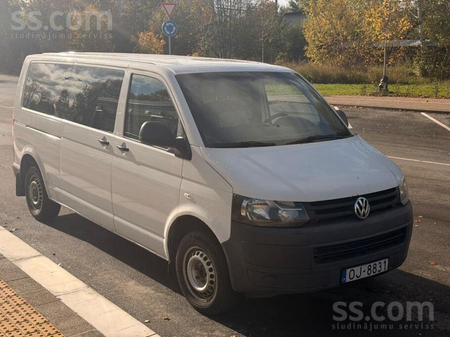 Balts Volkswagen T5 2013 Rīga, ar dzinēja tilpumu 2.00 L un nobraukumu 374 tūkst. km par 7900 €, foto 1 vietnē AUTOMOTO.COM.LV