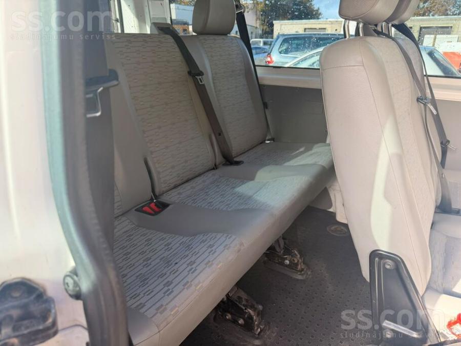 Balts Volkswagen T5 2013 Rīga, ar dzinēja tilpumu 2.00 L un nobraukumu 374 tūkst. km par 7900 €, foto 15 vietnē AUTOMOTO.COM.LV