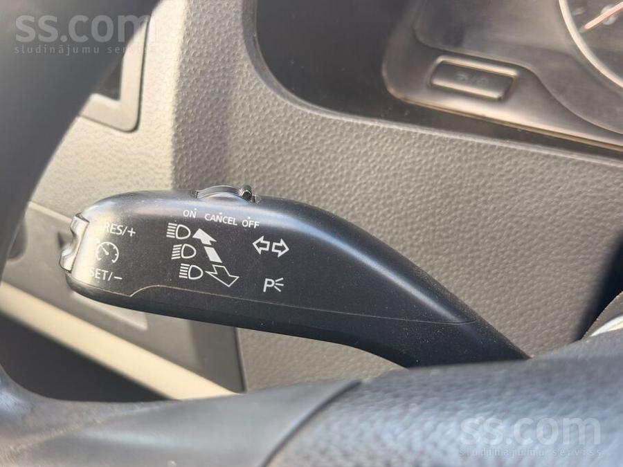 Balts Volkswagen T5 2013 Rīga, ar dzinēja tilpumu 2.00 L un nobraukumu 374 tūkst. km par 7900 €, foto 17 vietnē AUTOMOTO.COM.LV