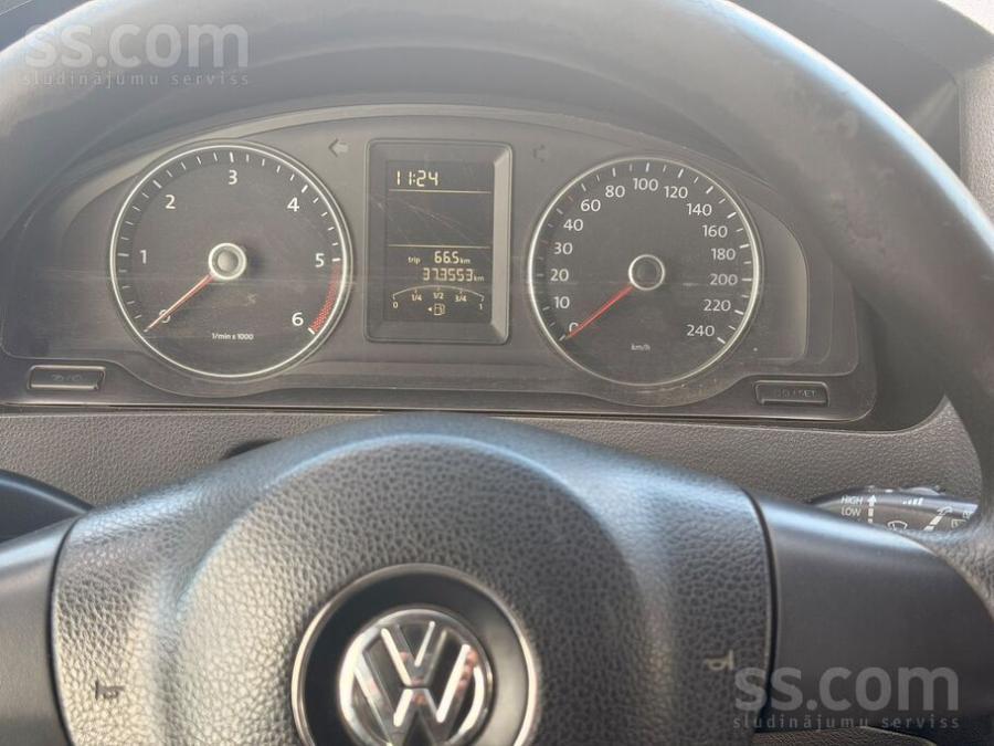 Balts Volkswagen T5 2013 Rīga, ar dzinēja tilpumu 2.00 L un nobraukumu 374 tūkst. km par 7900 €, foto 18 vietnē AUTOMOTO.COM.LV