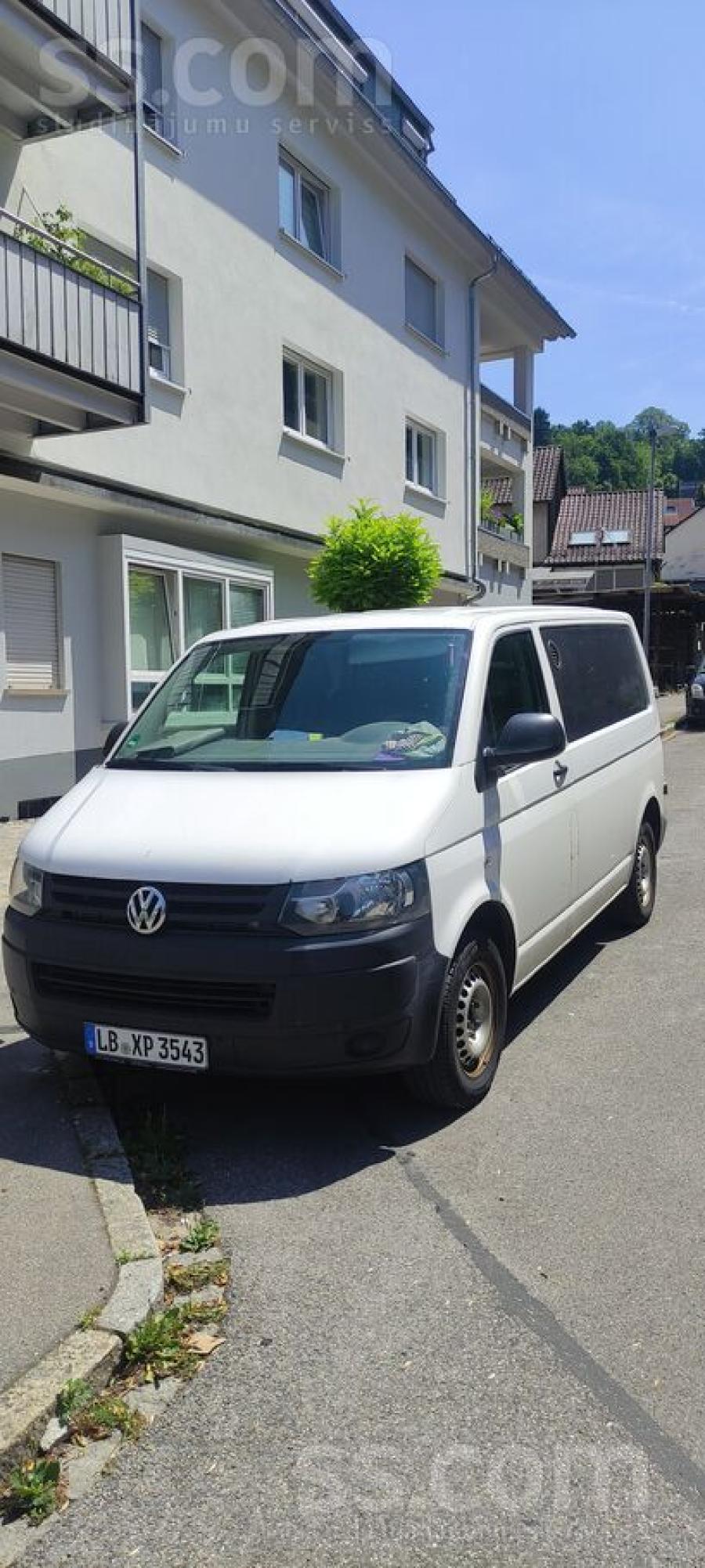 White Volkswagen T5 2015 in Kraslava, with an engine capacity of 2.00 L and mileage of 255 thousand km for 16999 €, photo 8 on AUTOMOTO.COM.LV