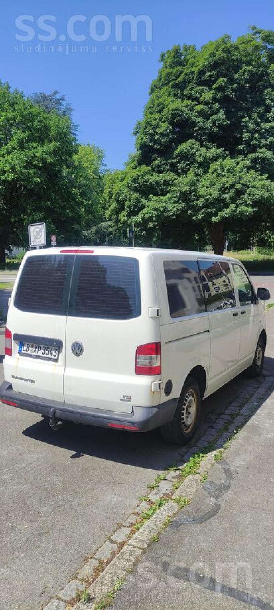White Volkswagen T5 2015 in Kraslava, with an engine capacity of 2.00 L and mileage of 255 thousand km for 16999 €, photo 12 on AUTOMOTO.COM.LV
