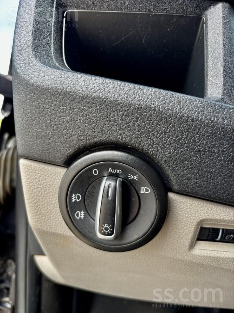 Melns Volkswagen T6 2015 Liepāja, ar dzinēja tilpumu 2.00 L un nobraukumu 289 tūkst. km par 15000 €, foto 12 vietnē AUTOMOTO.COM.LV