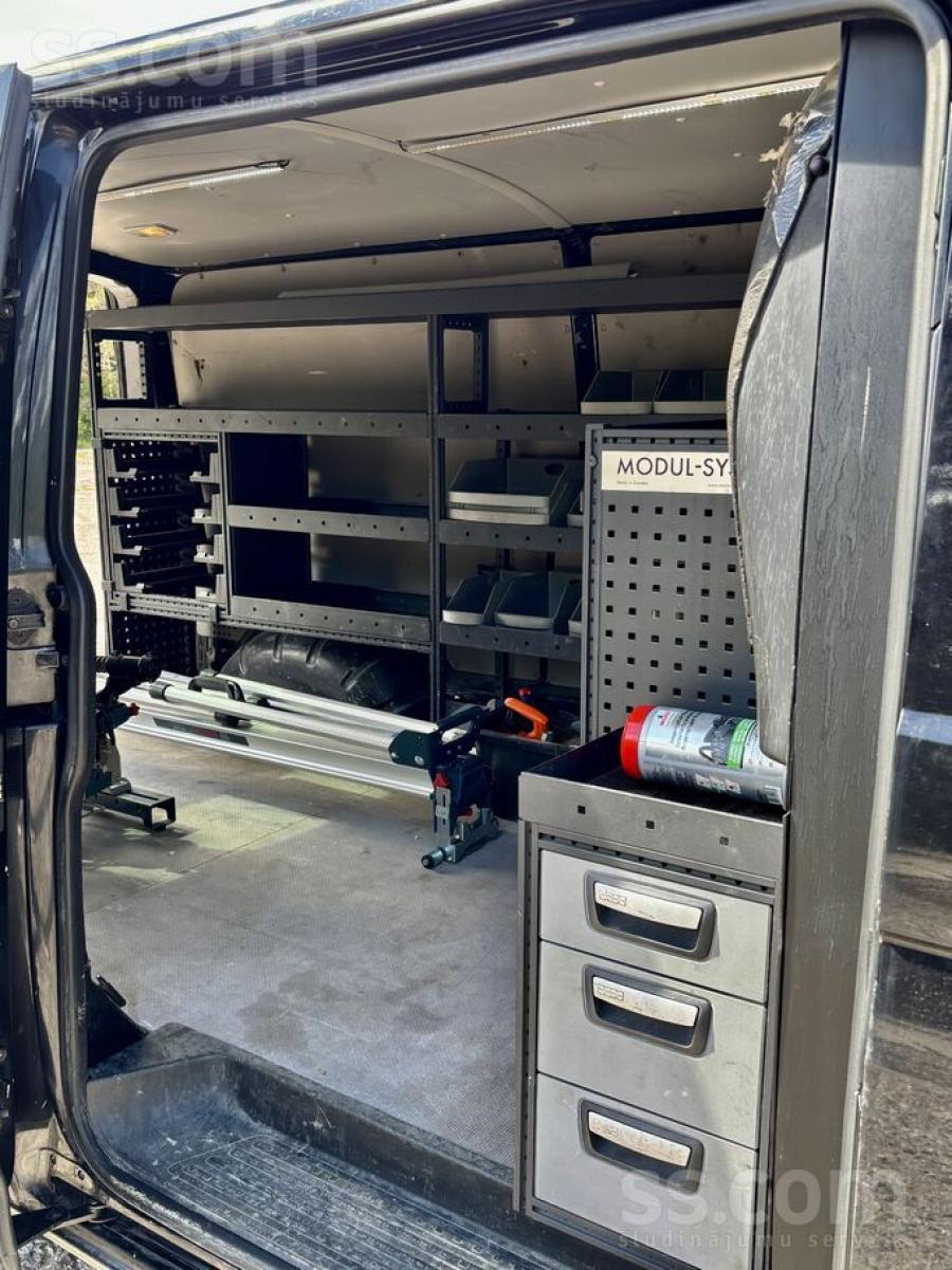 Melns Volkswagen T6 2015 Liepāja, ar dzinēja tilpumu 2.00 L un nobraukumu 289 tūkst. km par 15000 €, foto 18 vietnē AUTOMOTO.COM.LV