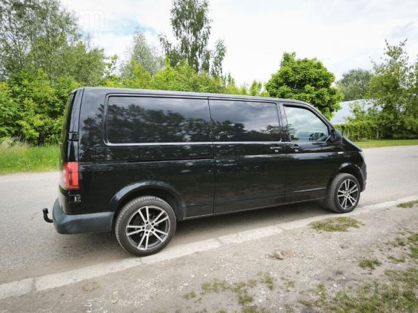 Black Volkswagen T6 2017 in Riga, with an engine capacity of 2.00 L and mileage of 236 thousand km for 11300 €, photo 2 on AUTOMOTO.COM.LV