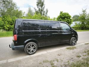 Black Volkswagen T6 2017 in Riga, with an engine capacity of 2.00 L and mileage of 236 thousand km for 11000 €, photo 3 on AUTOMOTO.COM.LV