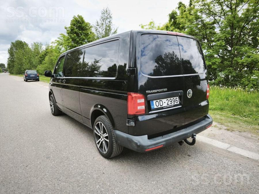 Black Volkswagen T6 2017 in Riga, with an engine capacity of 2.00 L and mileage of 236 thousand km for 11000 €, photo 6 on AUTOMOTO.COM.LV