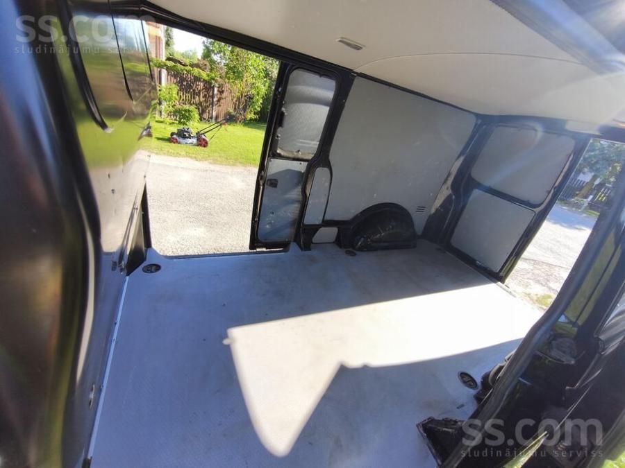 Black Volkswagen T6 2017 in Riga, with an engine capacity of 2.00 L and mileage of 236 thousand km for 11000 €, photo 9 on AUTOMOTO.COM.LV