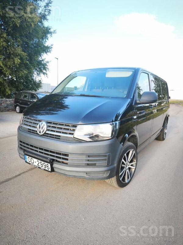 Black Volkswagen T6 2017 in Riga, with an engine capacity of 2.00 L and mileage of 237 thousand km for 12000 €, photo 3 on AUTOMOTO.COM.LV