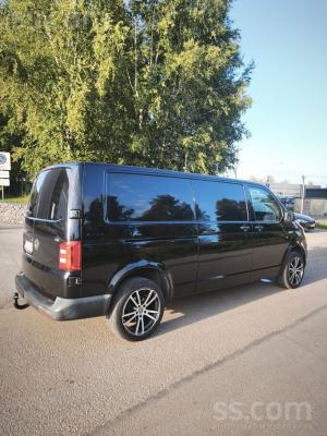 Black Volkswagen T6 2017 in Riga, with an engine capacity of 2.00 L and mileage of 237 thousand km for 12000 €, photo 4 on AUTOMOTO.COM.LV