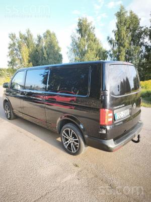 Black Volkswagen T6 2017 in Riga, with an engine capacity of 2.00 L and mileage of 237 thousand km for 12000 €, photo 5 on AUTOMOTO.COM.LV