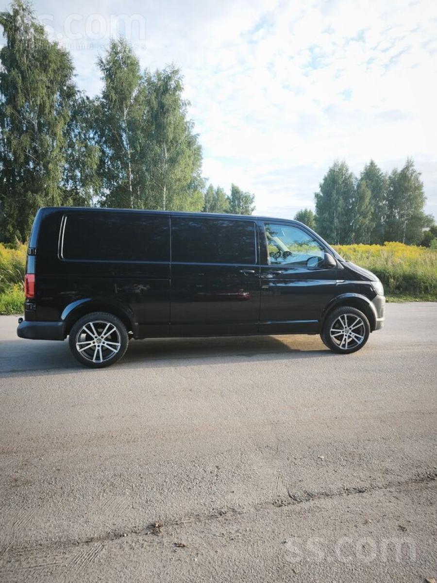 Black Volkswagen T6 2017 in Riga, with an engine capacity of 2.00 L and mileage of 237 thousand km for 12000 €, photo 6 on AUTOMOTO.COM.LV