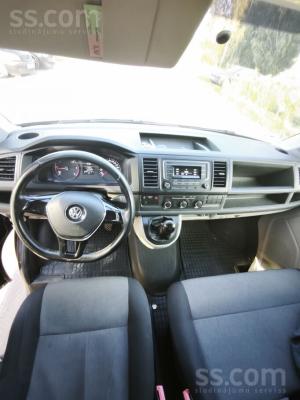 Black Volkswagen T6 2017 in Riga, with an engine capacity of 2.00 L and mileage of 237 thousand km for 12000 €, photo 9 on AUTOMOTO.COM.LV