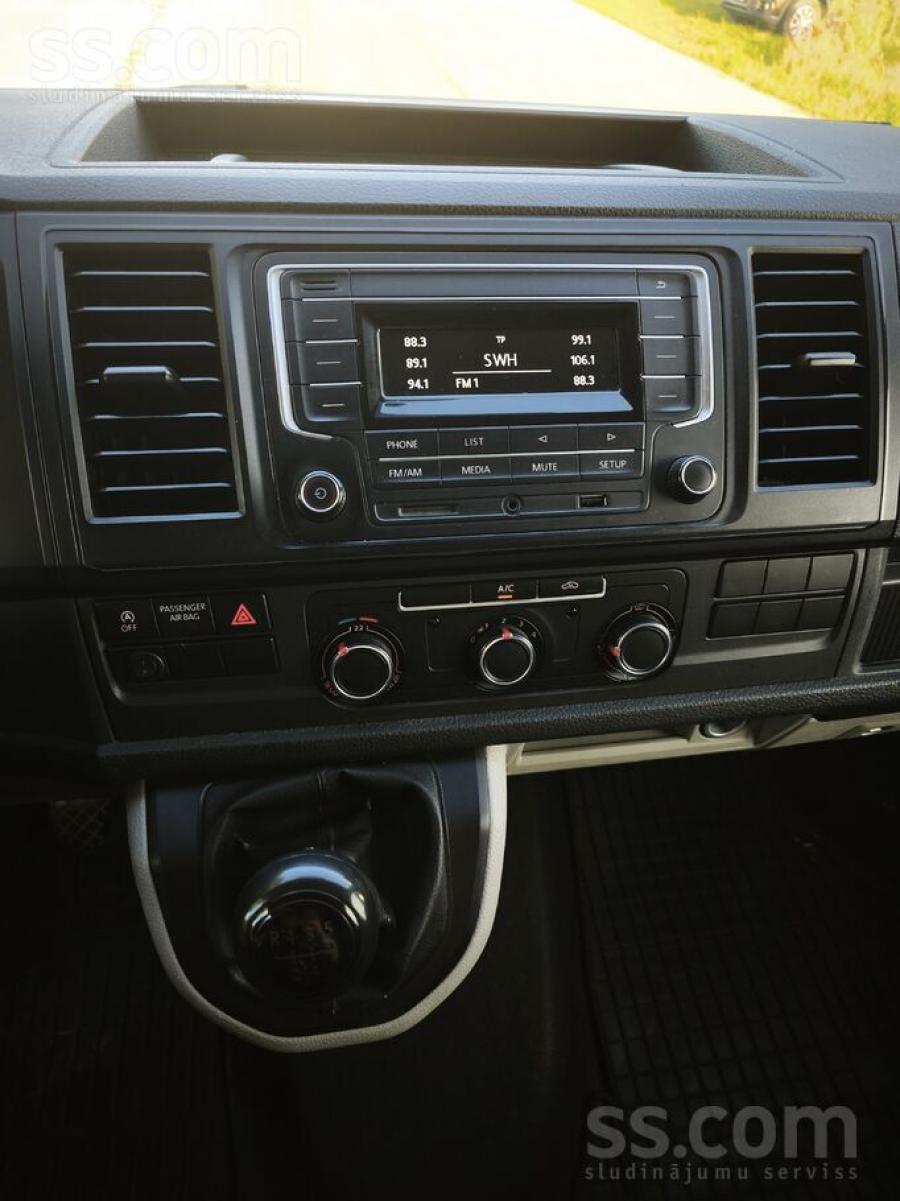 Black Volkswagen T6 2017 in Riga, with an engine capacity of 2.00 L and mileage of 237 thousand km for 12000 €, photo 13 on AUTOMOTO.COM.LV