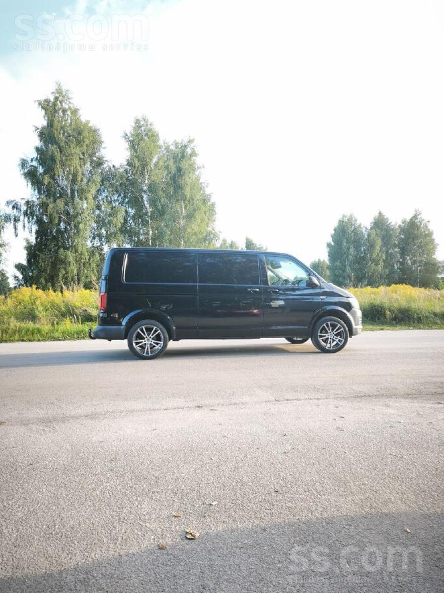 Black Volkswagen T6 2017 in Riga, with an engine capacity of 2.00 L and mileage of 237 thousand km for 12000 €, photo 19 on AUTOMOTO.COM.LV