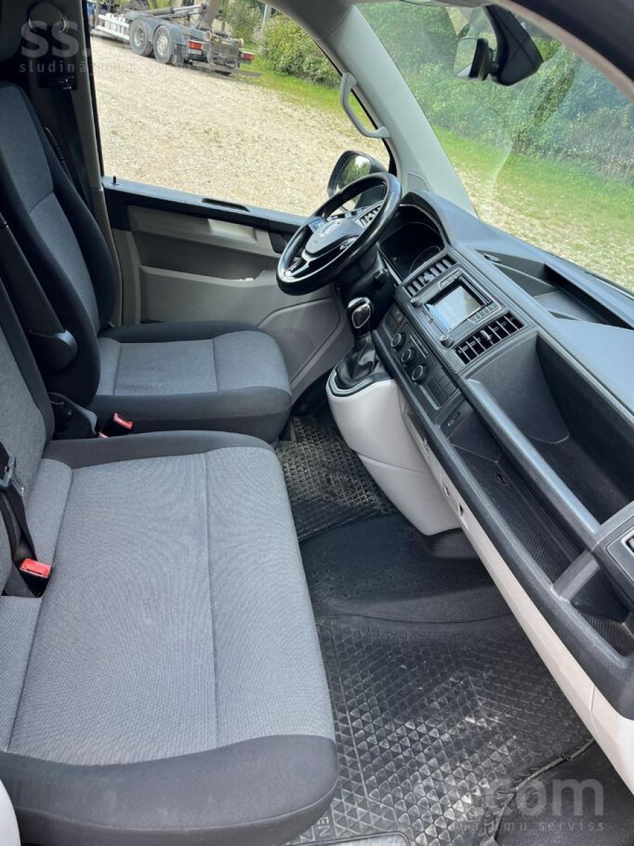 Zils Volkswagen T6 2016 Rīga, ar dzinēja tilpumu 2.00 L un nobraukumu 190 tūkst. km par 14200 €, foto 13 vietnē AUTOMOTO.COM.LV