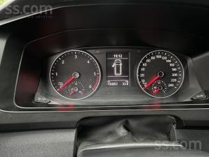 Grey Volkswagen T6 2016 in Tukums, with an engine capacity of 2.00 L and mileage of 194 thousand km for 16500 €, photo 21 on AUTOMOTO.COM.LV