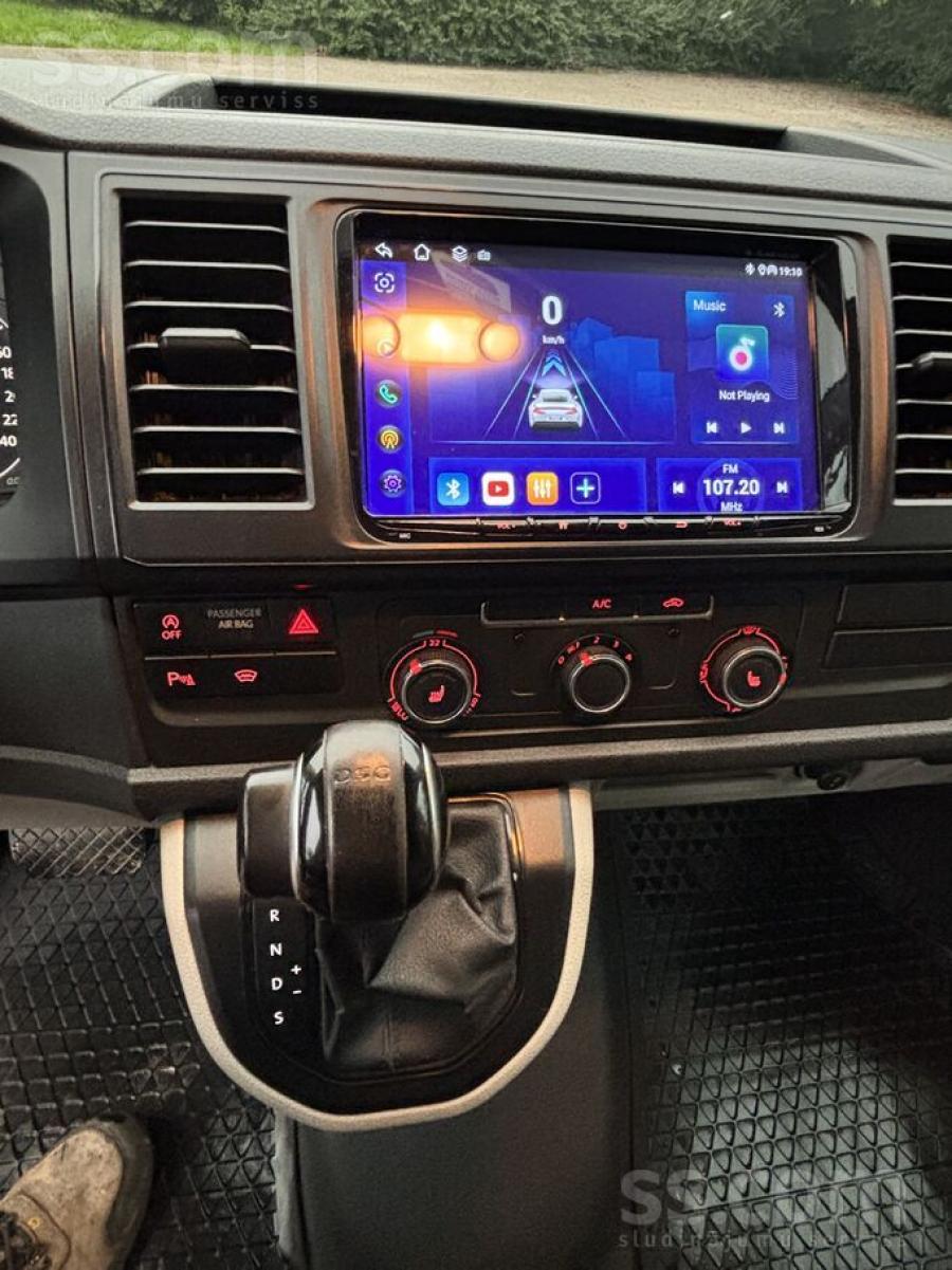 Grey Volkswagen T6 2016 in Tukums, with an engine capacity of 2.00 L and mileage of 194 thousand km for 16500 €, photo 34 on AUTOMOTO.COM.LV