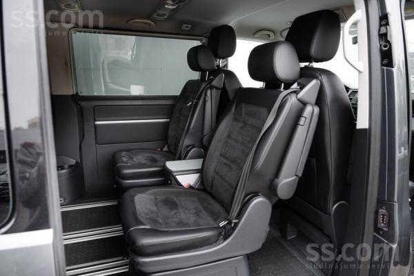 Pelēks Volkswagen T6 2017 Rīga, ar dzinēja tilpumu 2.00 L un nobraukumu 205 tūkst. km par 27550 €, foto 8 vietnē AUTOMOTO.COM.LV