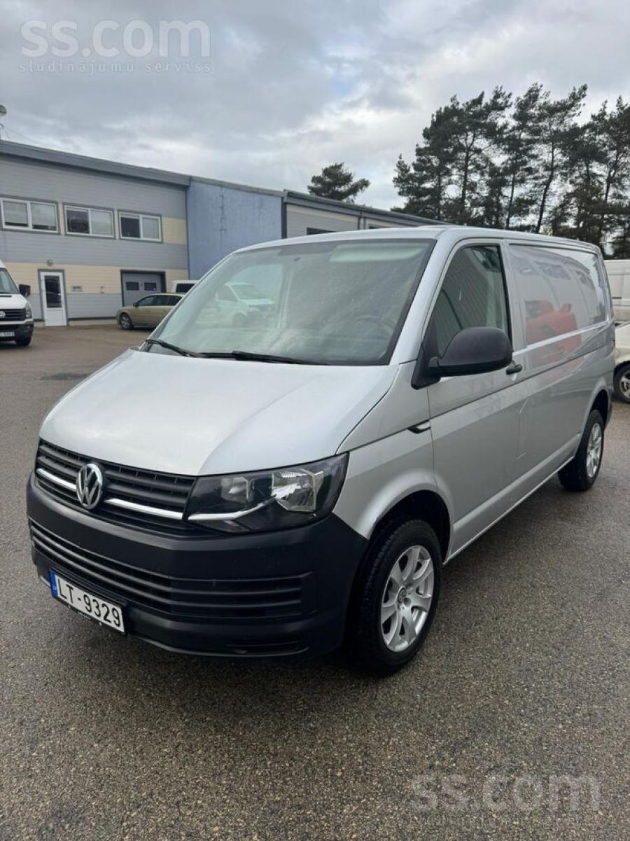 Pelēks Volkswagen T6 2018 Rīga, ar dzinēja tilpumu 2.00 L un nobraukumu 199 tūkst. km par 11200 €, foto 1 vietnē AUTOMOTO.COM.LV