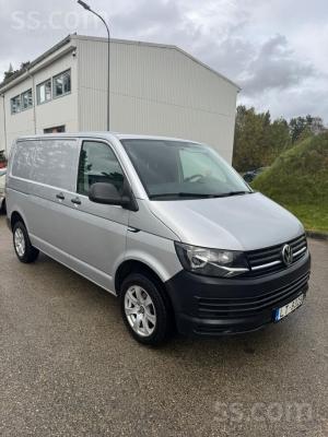 Pelēks Volkswagen T6 2018 Rīga, ar dzinēja tilpumu 2.00 L un nobraukumu 199 tūkst. km par 11200 €, foto 4 vietnē AUTOMOTO.COM.LV