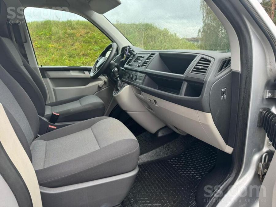Pelēks Volkswagen T6 2018 Rīga, ar dzinēja tilpumu 2.00 L un nobraukumu 199 tūkst. km par 11200 €, foto 10 vietnē AUTOMOTO.COM.LV