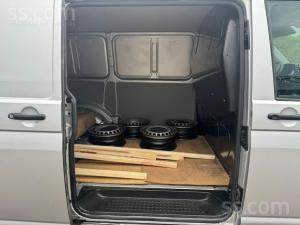 Pelēks Volkswagen T6 2018 Rīga, ar dzinēja tilpumu 2.00 L un nobraukumu 199 tūkst. km par 11200 €, foto 12 vietnē AUTOMOTO.COM.LV