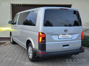 Pelēks Volkswagen T6 2020 Rīga, ar dzinēja tilpumu 2.00 L un nobraukumu 97 tūkst. km par 28995 €, foto 12 vietnē AUTOMOTO.COM.LV
