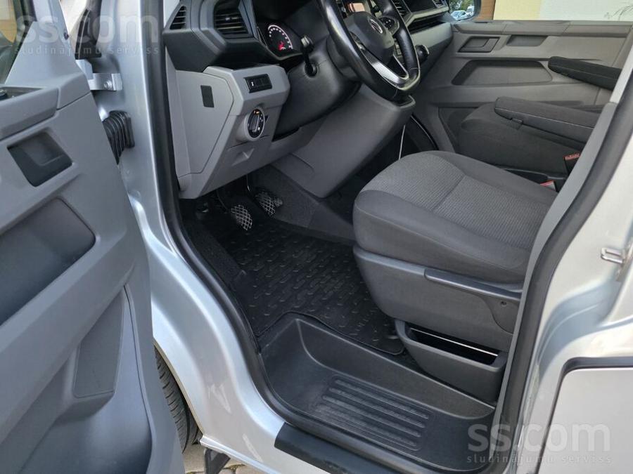 Pelēks Volkswagen T6 2020 Rīga, ar dzinēja tilpumu 2.00 L un nobraukumu 97 tūkst. km par 28995 €, foto 13 vietnē AUTOMOTO.COM.LV