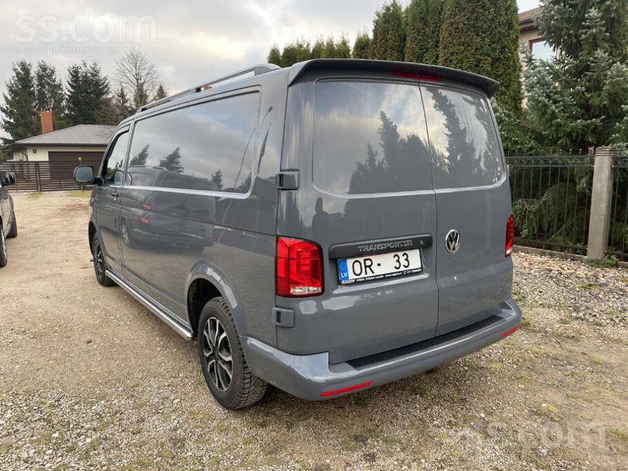 Grey Volkswagen T6 2021 in Ogre, with an engine capacity of 2.00 L and mileage of 298 thousand km for 23900 €, photo 4 on AUTOMOTO.COM.LV